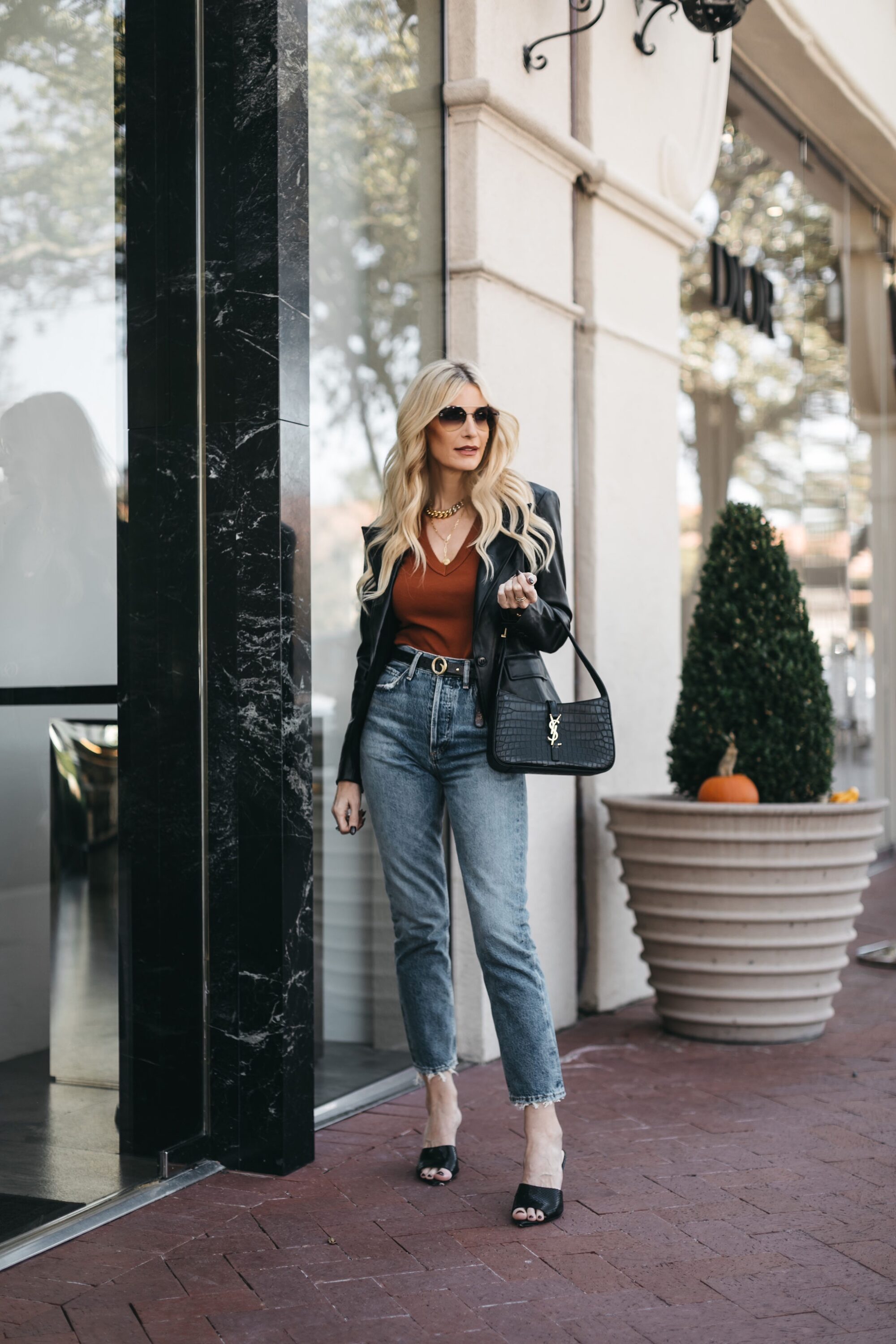 5 ITEMS CLASSY WOMEN NEVER WEAR